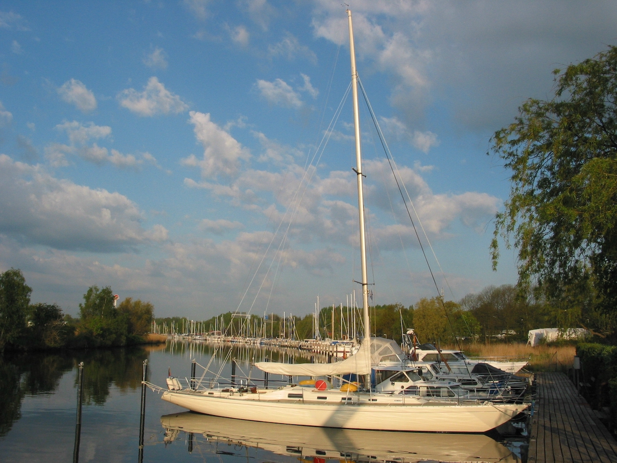 Beautiful Yachts: Advice | Boats | Parts | Articles