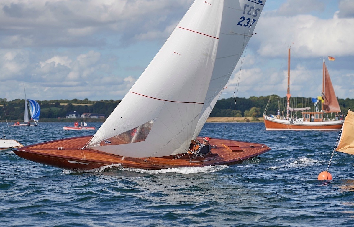 Square Metre Boat: A matter of length